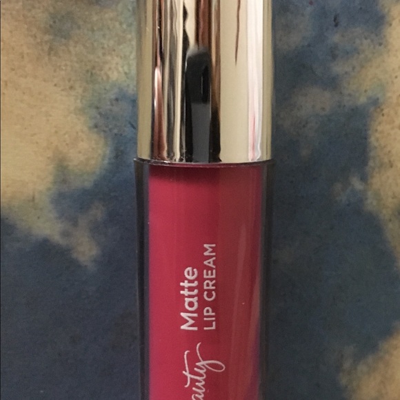 Ulta Beauty | Makeup | Ulta Beauty Matte Lip Crm Delux Sample 4 Or Gwp ...